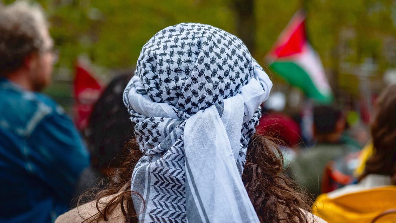 Know your Keffiyeh: Charting Culture and Political Fashion through the ...